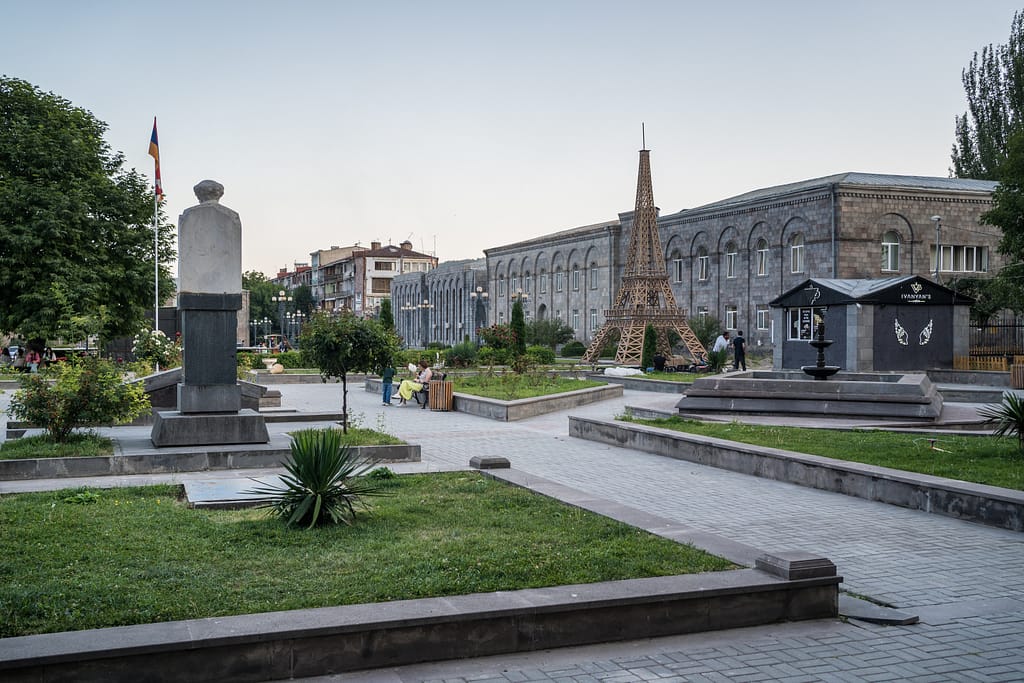 Goris et Tatev : rencontre entre Ciel et Terre - frenchbaroudeur